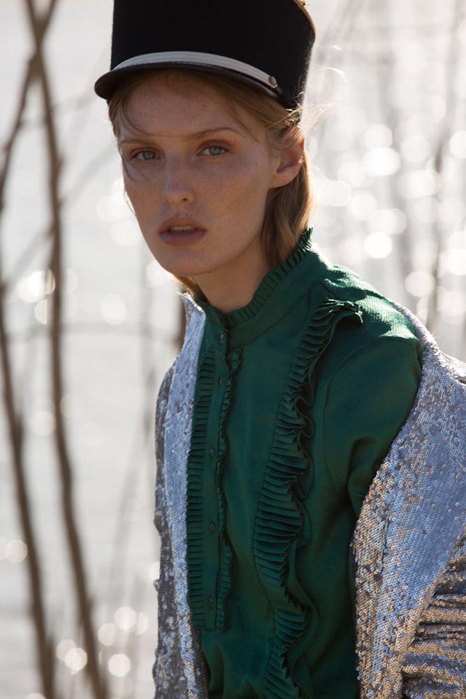 MERETHE / REVS MAGAZINE | Folio Management