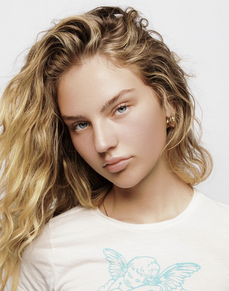 ALYSSA V | Folio Management